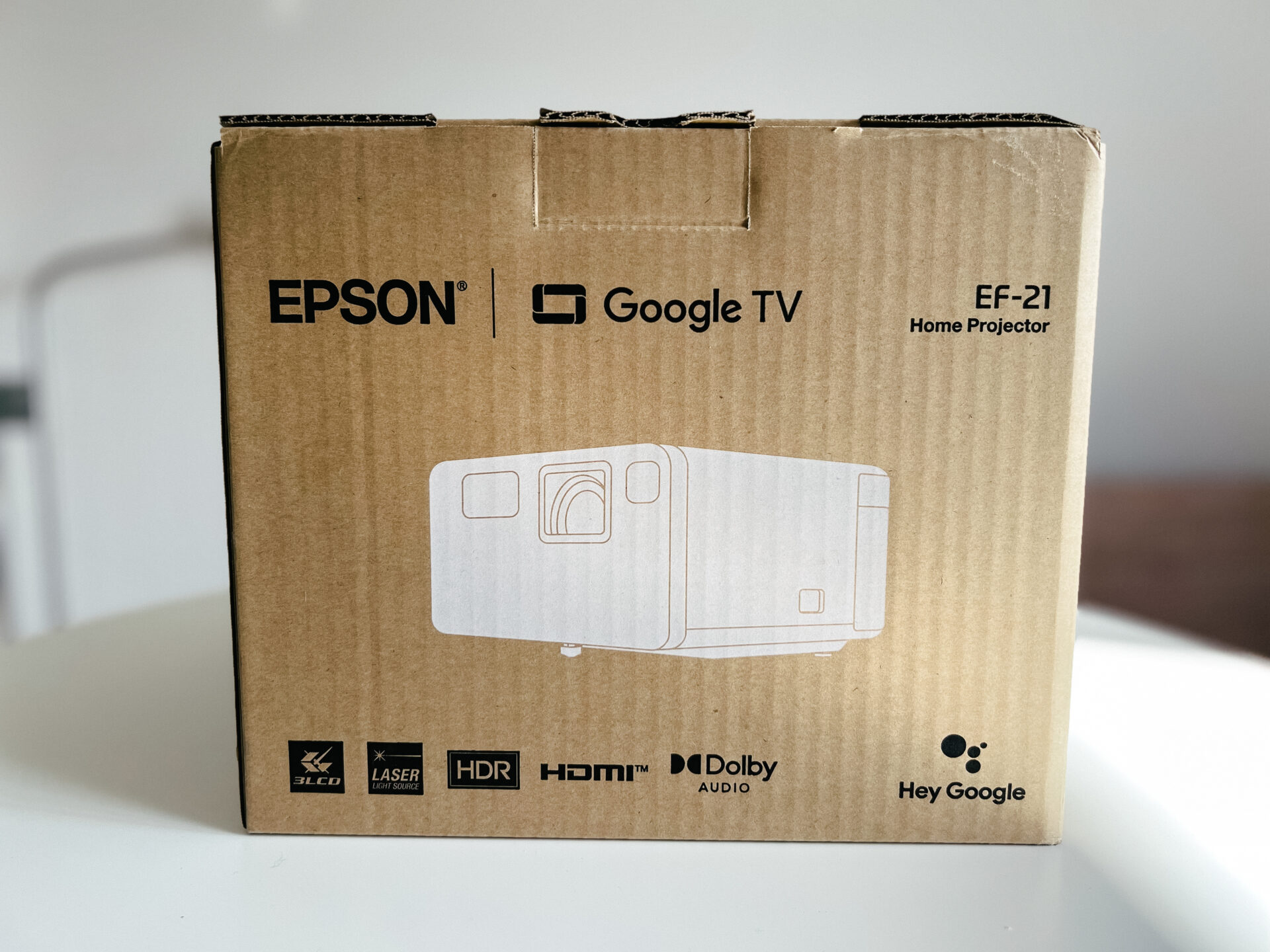 エプソンEF-21レビュー｜【決定版】ダクトレール設置のベストプロジェクターです | ナニガシ